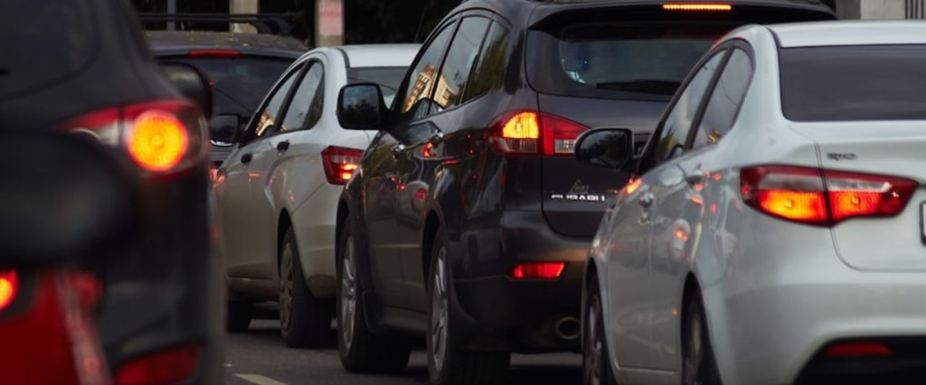 Fullständigt kaos på motorväg – ”folk kliver ur sina bilar” | Marcus ...
