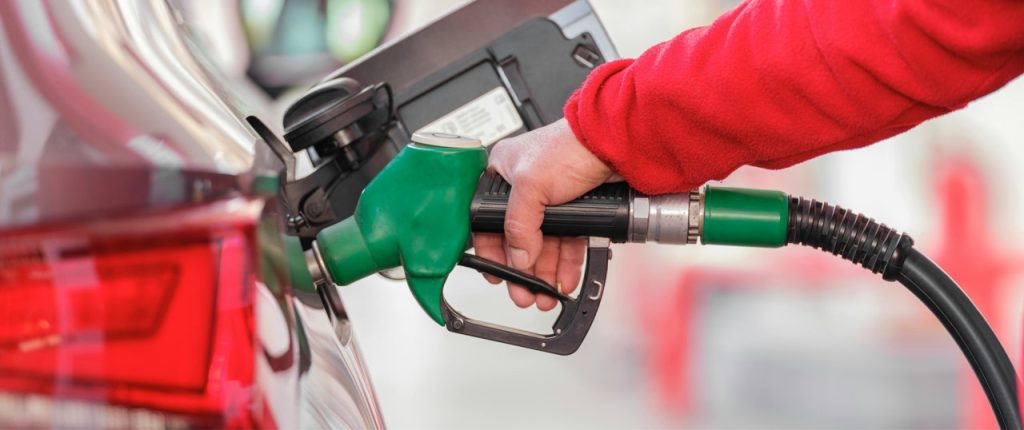 Historiskt besked – passa på att tanka bilen | Marcus Oscarsson